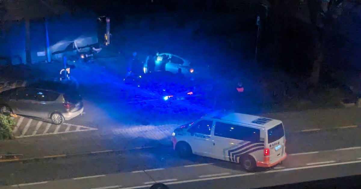 Dolgedraai­de twintiger ramt poort van politie maar liefst 22 keer ...