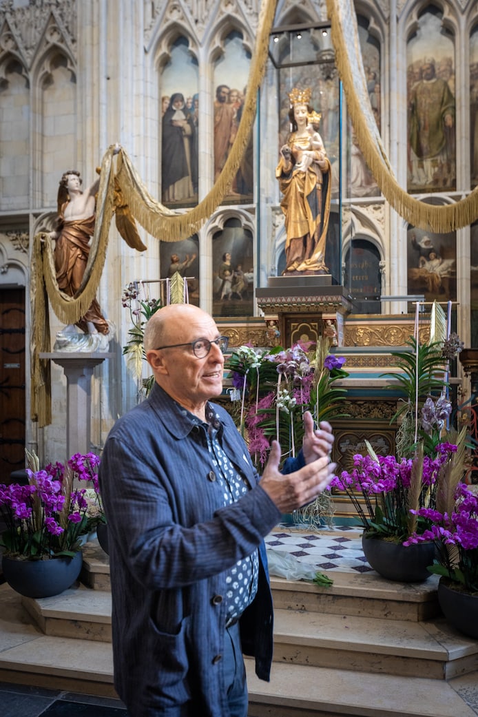 Ontdek 75 Vlaamse Meesters voortaan ‘op hun plek’: van houten beeld van ...