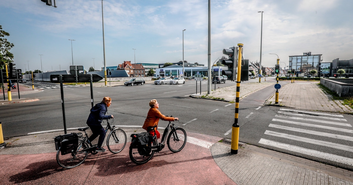 Vijf maanden hinder door heraanleg van kruispunt Gistelse Steenweg met N31 Expresweg: “Betere ...