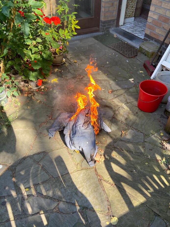 Alerte getuige blust brandende frituurpan bij bejaard koppel: “Ik ben ...