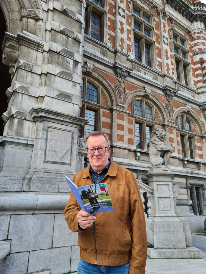 Borgerhoutse senioren maken wandeltochten door het district ...