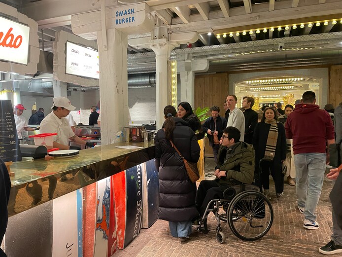 Drukke eerste week bij nieuwe Antwerpse foodmarket WOLF: “We verkopen ...