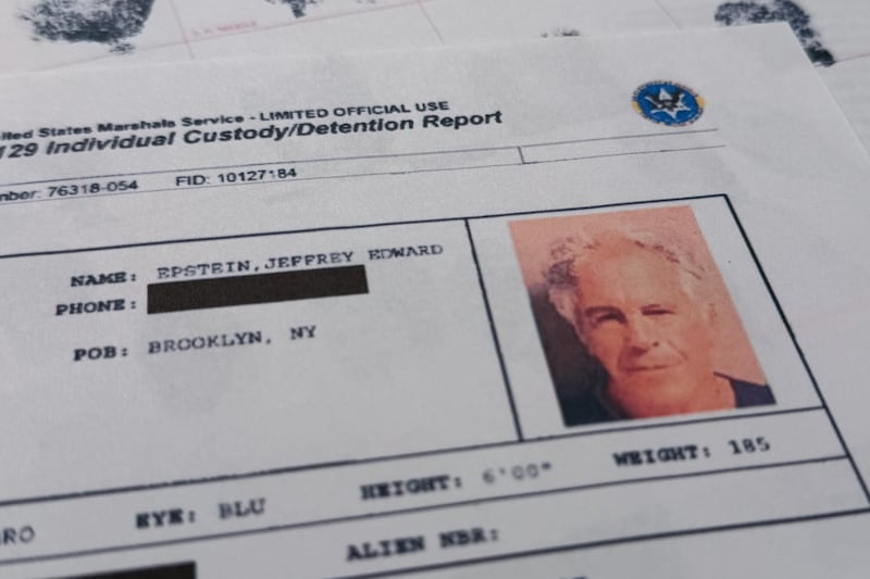 Epstein stelde twee dagen voor zijn dood testament op: hij wilde ...