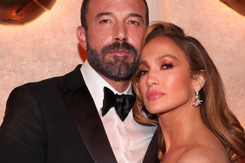 Terwijl Jennifer Lopez opnieuw in oorlog ligt met haar eerste ex-man ...