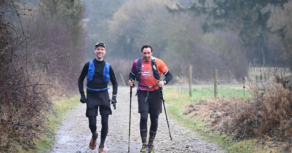 Na 63 uur lopen haalt Thomas (43) finish van keiharde Legends Trail ...