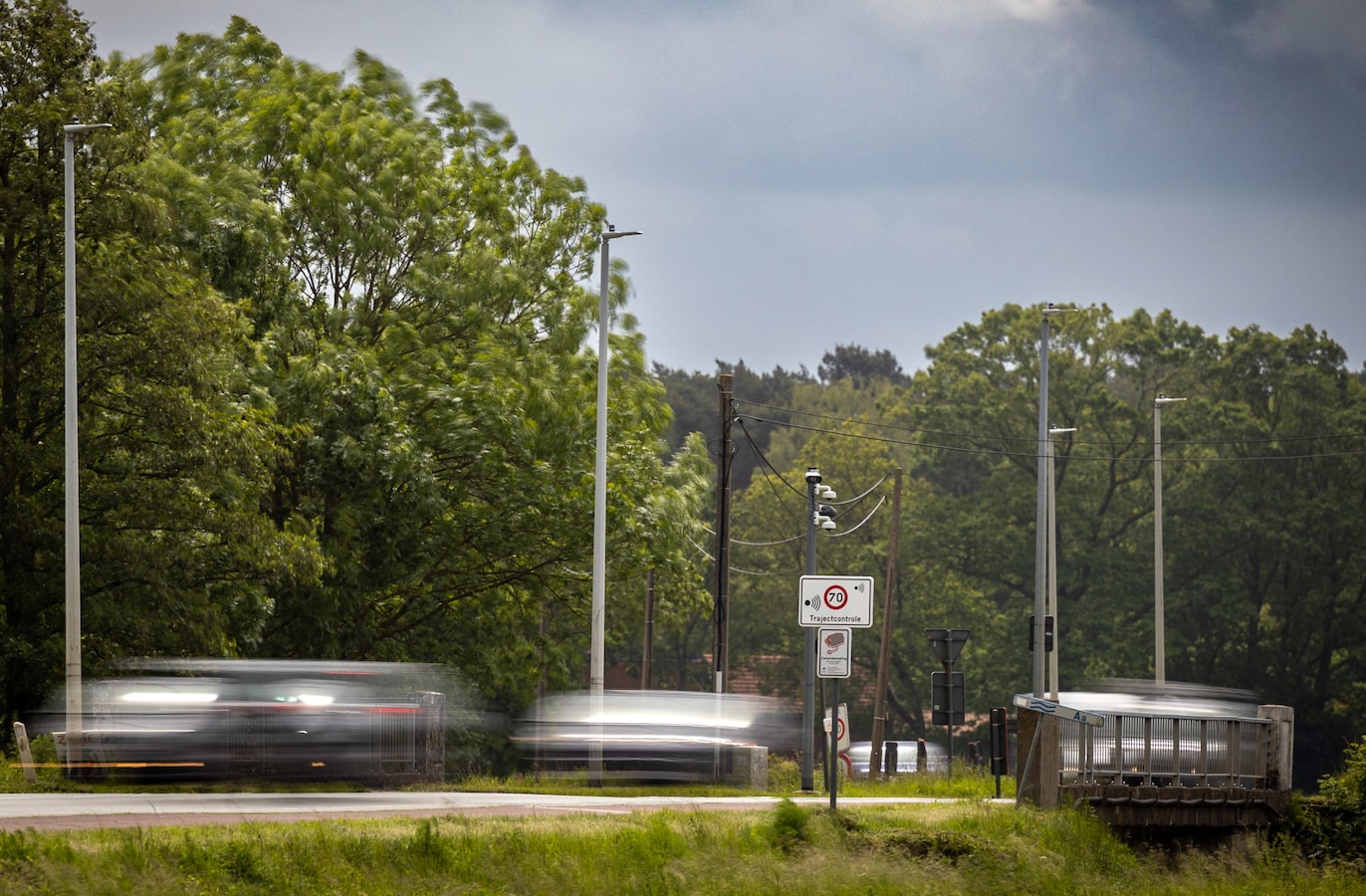 Oppositie vraagt actie na dodelijke fietsongevallen Poederleeseweg: “De ...