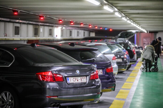 Je elektrische wagen opladen? Dat zal in Brugge steeds vaker ...