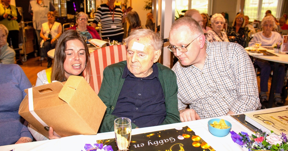 Twee 100-jarigen in woonzorgcentrum De Faluintjes | Aalst | HLN.be