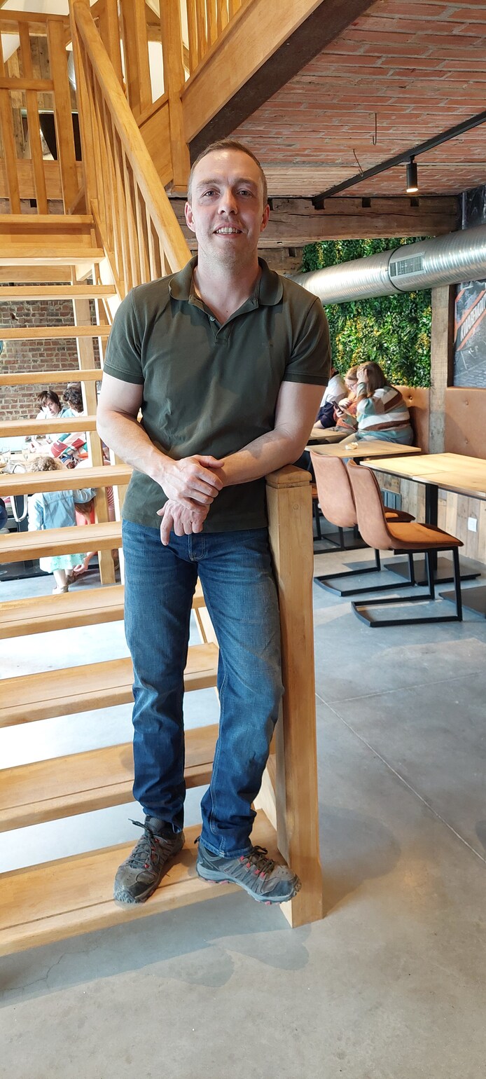 NET OPEN. Bjorn Spitaels opent Bar Blyss aan de voet van de Koppenberg ...