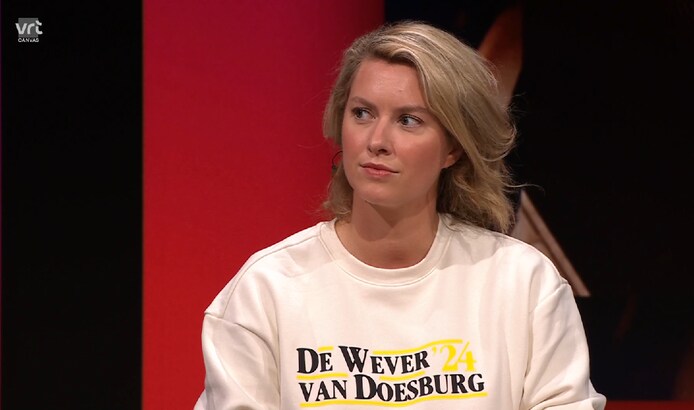 Els Van Doesburg (N-VA) komt in opvallende outfit naar ‘De Afspraak’ | Antwerpen | hln.be
