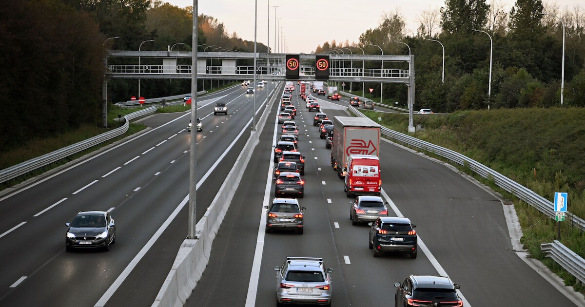 Ruim half uur file op E314 richting Brussel vanaf Genk-Centrum ...
