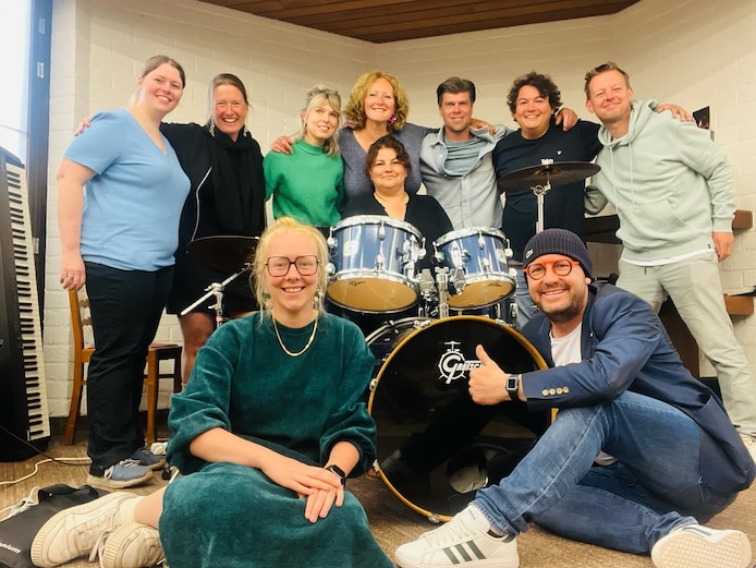 Muzikant Geert Faes (53), peter van Levensloop Eeklo, vecht zelf tegen kanker: “Gelukkig mijn ...