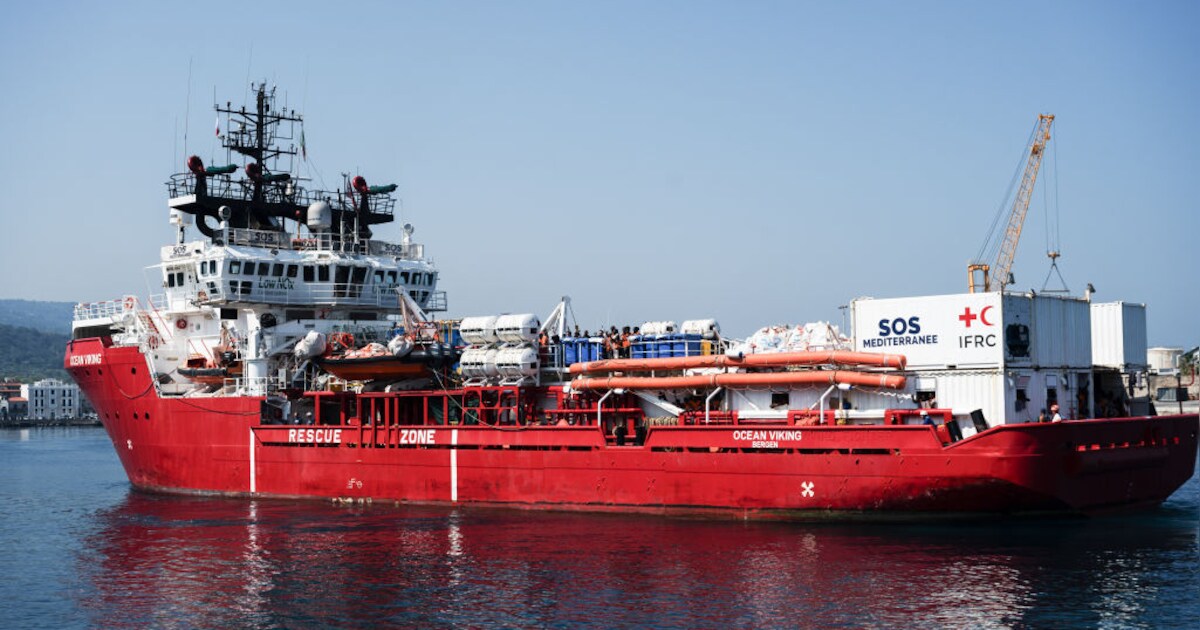 Schip redt 196 mensen voor kust van Libië, maar krijgt aanleghaven ...