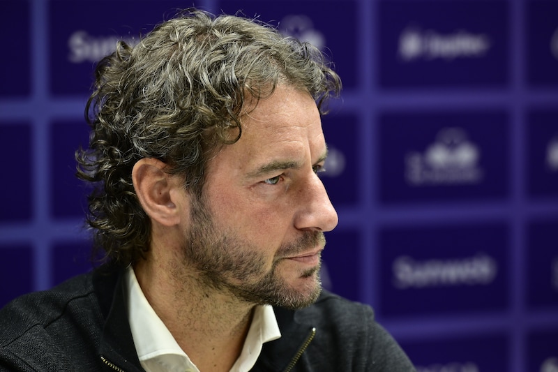 8 sportief managers en 12 coaches: de stoelendans bij Anderlecht sinds ...