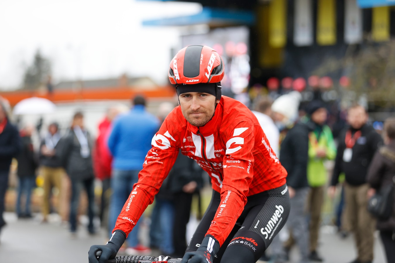 Tiesj Benoot: "Koersen we dit jaar nog wel?" | Foto | hln.be