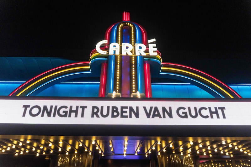 Onze reporter volgt het dj-debuut van Ruben Van Gucht in Carré: “2.850 ...