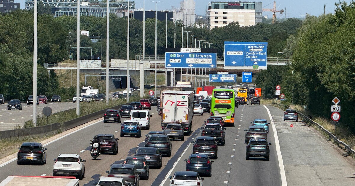 Anderhalf uur file op Brusselse Buitenring door ongeval bij Zellik: rijbaan weer vrij | Asse ...