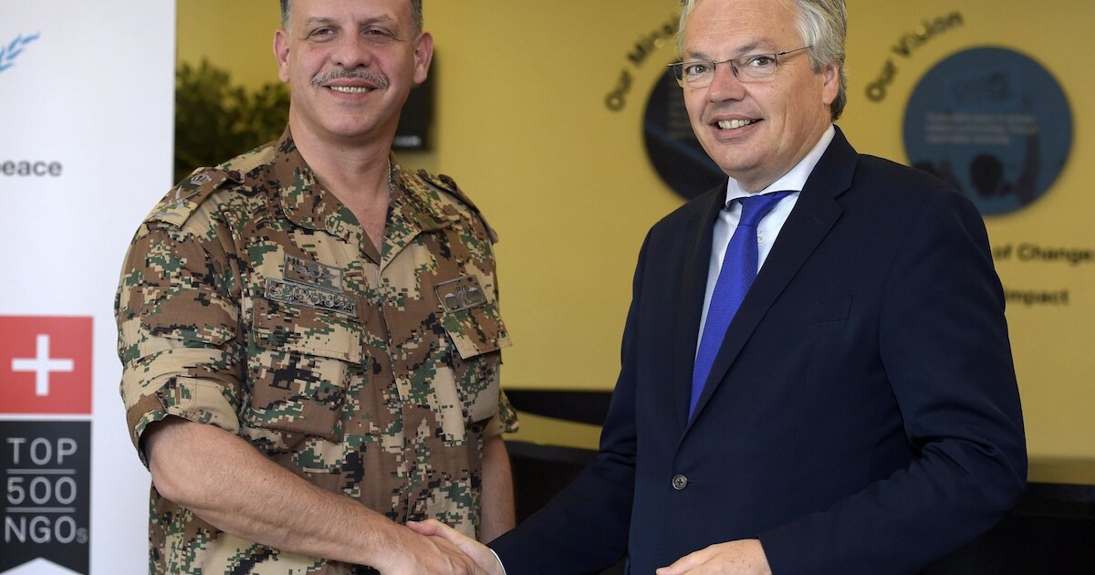 Reynders bezoekt Belgische F-16-piloten | Binnenland | HLN.be