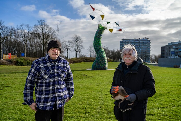 Nieuwe Groene Dender bijna klaar: reusachtige walvis uit petflessen ...