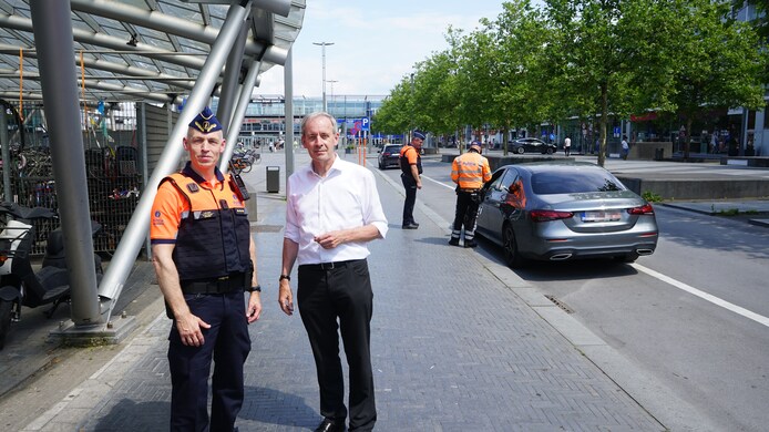 Politiekorps Sint-Niklaas breidt uit met amper 30 agenten, Vlaams ...
