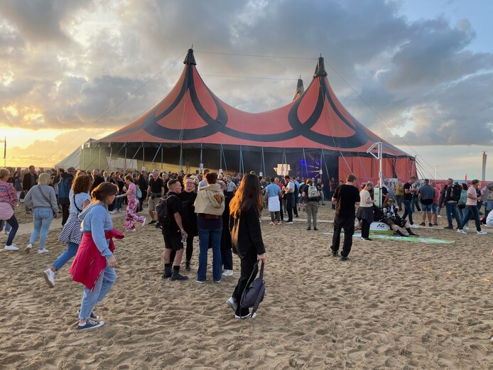 Festivalgangers herbeleven jeugdjaren tijdens W-festival: “Fantastisch om die bands nog eens ...