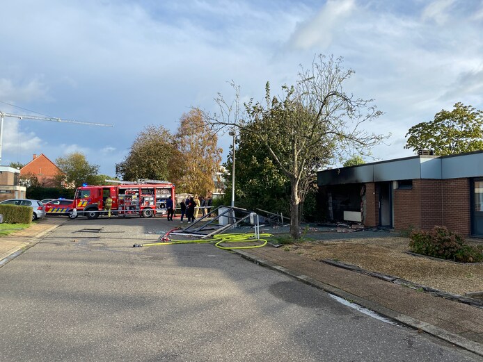 Voor- en achtergevel uit woning geblazen na ontploffing in Itegem: “Die ...
