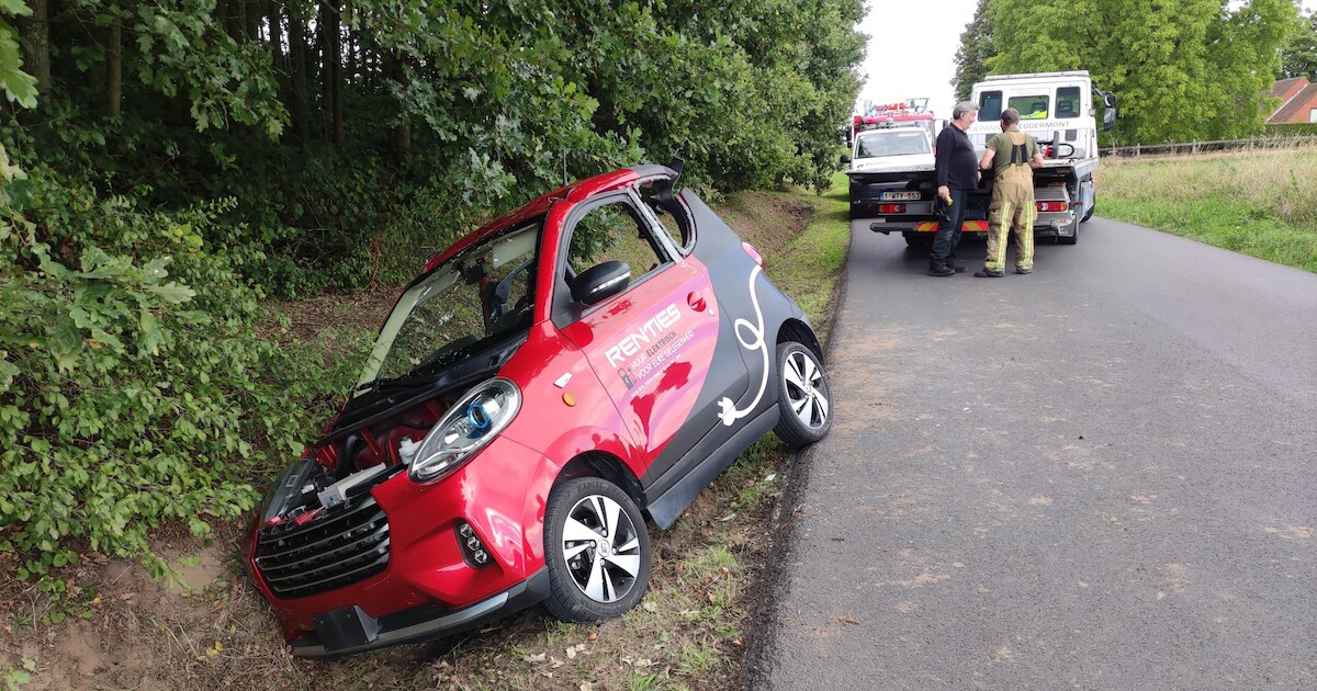 Bestuurder (22) die in gracht belandde heeft medisch probleem: “Mag al ...