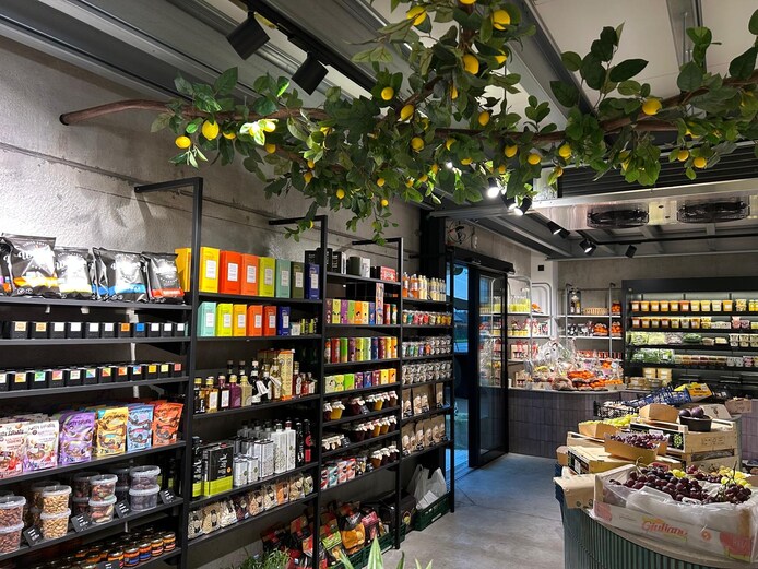 NET OPEN. Ruben (29) opent groenten- en fruitwinkel in Nevele: “We gaan ...