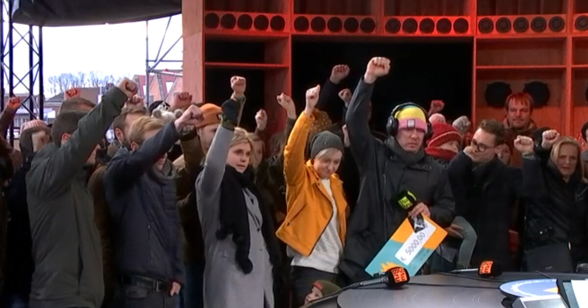 Emotioneel eerbetoon voor overleden rapper Gewoon Ruben tijdens Warmste ...