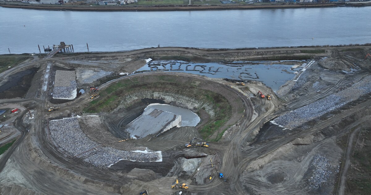 Deel van werf nieuwe Scheldetunnel onder water gezet: “Nodig om oude ...