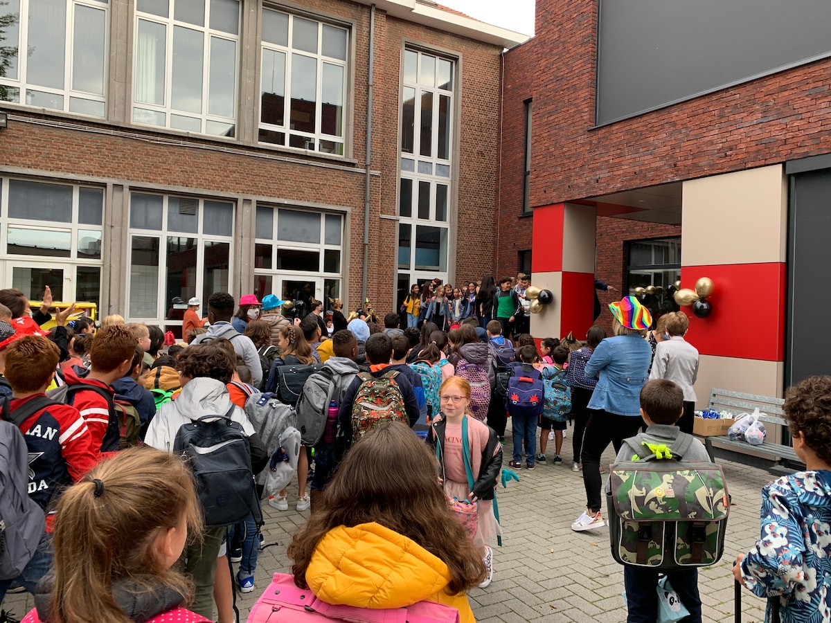 Kinderen op de rode loper en in feesttenue: 1 september gaat niet ...