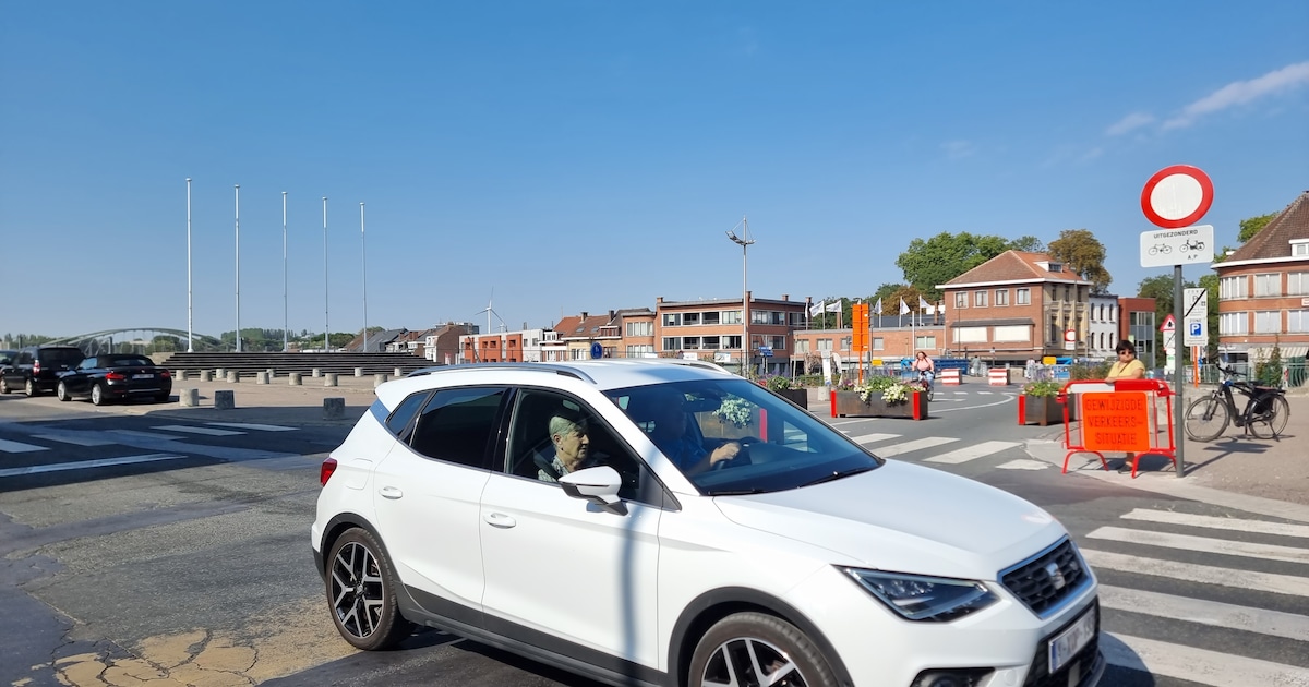 Politie smeert overtreders zonder pardon een boete aan op ...