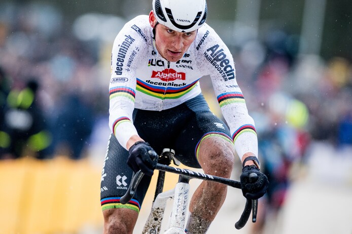 “Het is ofwel met pijn blijven crossen, ofwel definitief stoppen”: Niels Albert maakt zich ...