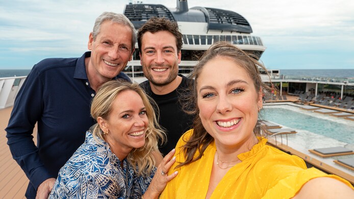 ‘De Verhulstjes’ vertrekken op cruise met maar één grote vraag: “Zijn alle eieren al mee?” | TV ...