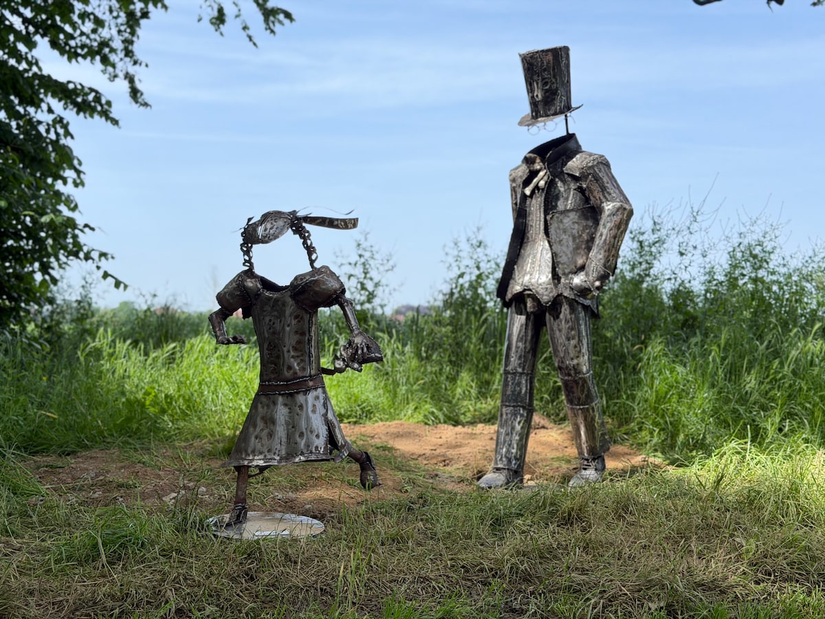 Stalen sculpturen vertellen verhaal familie Vilain XIIII in Leut ...
