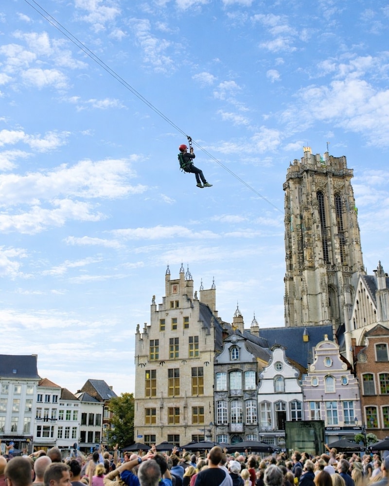 “Is het een vogel? Is het een vliegtuig?” Nee: een aprilvis: dit zijn ...