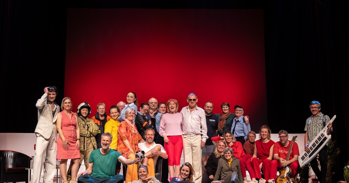 Theatergroep Vooruit speelt zelfde stuk drie keer anders | Deinze | HLN.be