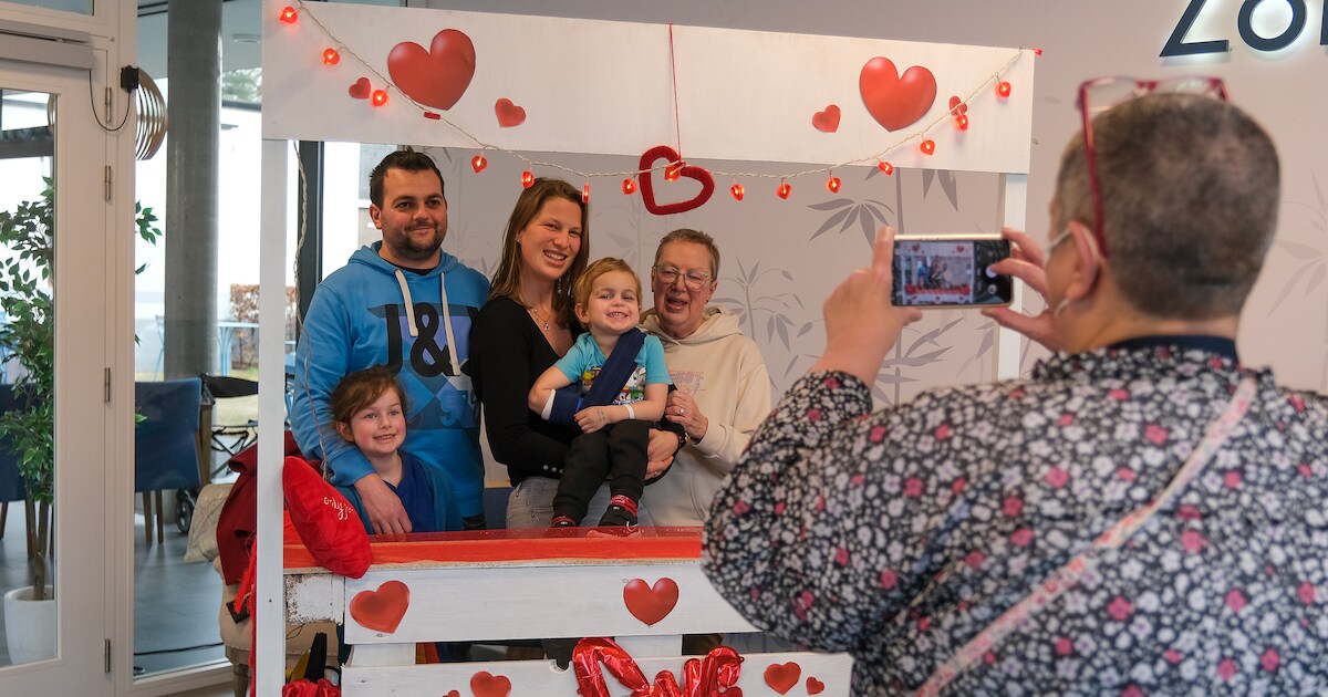 Een blind date met een boek en hartjeswafels verkopen: personeel en ...
