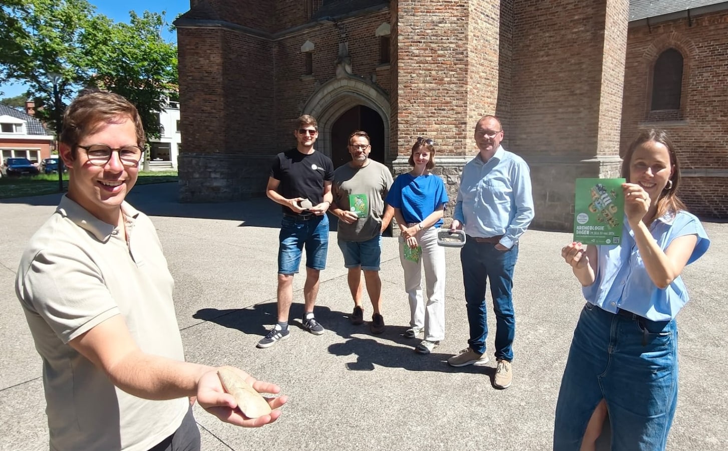 Bijlen, een Duitse mondharmonica én een Romeins graf: Archeologiedagen ...
