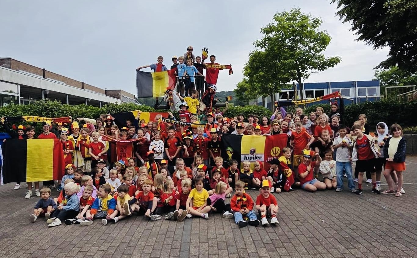 Verkleed naar school in de tricolore: bij GBS De Start in Kluisbergen ...