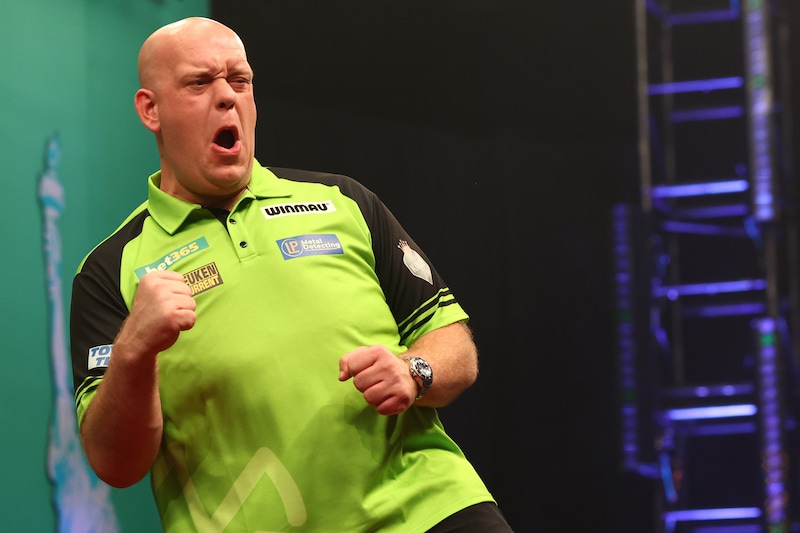 De Decker komt met de schrik vrij: Munyua pakt bijna een set, maar ‘The Real Deal’ schakelt net ...