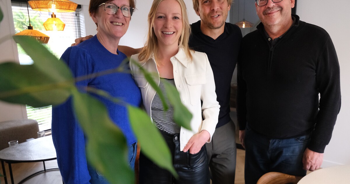 Met Melissa Depraetere bij haar ouders, tussen de ...