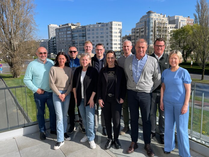 “90-jarigen die helemaal alleen waren, mocht je niet knuffelen”: deze ...