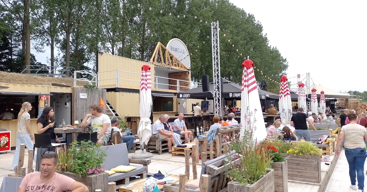 Derde zomer van Bar Bascule breekt aan: “Speeltuin is een geschenk voor het dorp” | Kapelle-Op ...