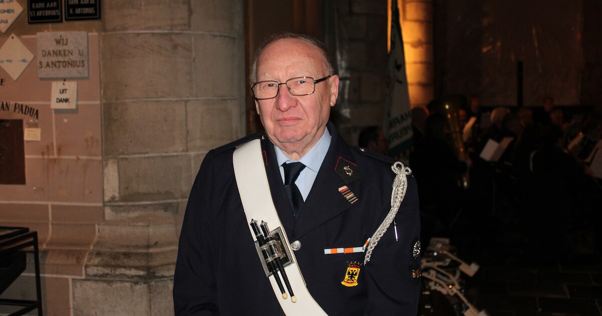 Tamboer-Majoor Jean-Claude Van Wynen (75) hangt zijn mace aan de wilgen ...