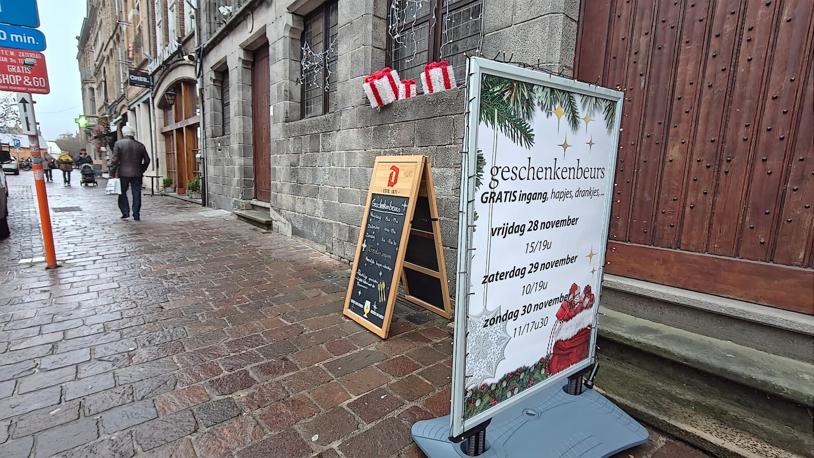 Een heus kerstdorp, een ijspiste en een 21 meter hoge boom: alles wat ...