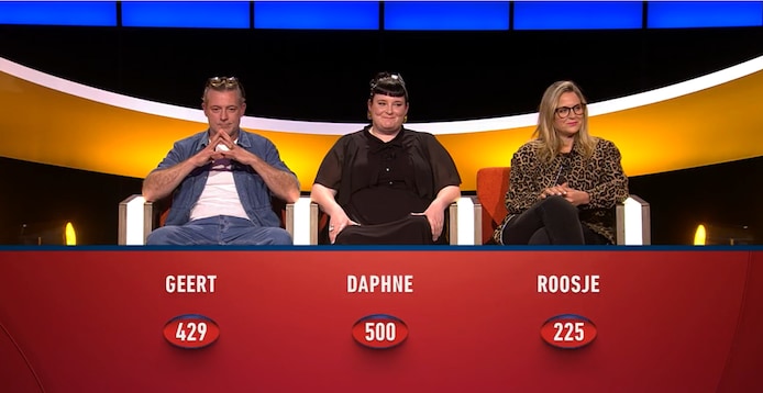 “Ik ruik hier alleen maar liefde”: Daphne Agten zwijmelt naast grote crush Geert Van Rampelberg ...