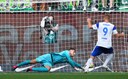 Football Talk. Scott Parker ontslagen na 9-0 in Liverpool - Haller na ...