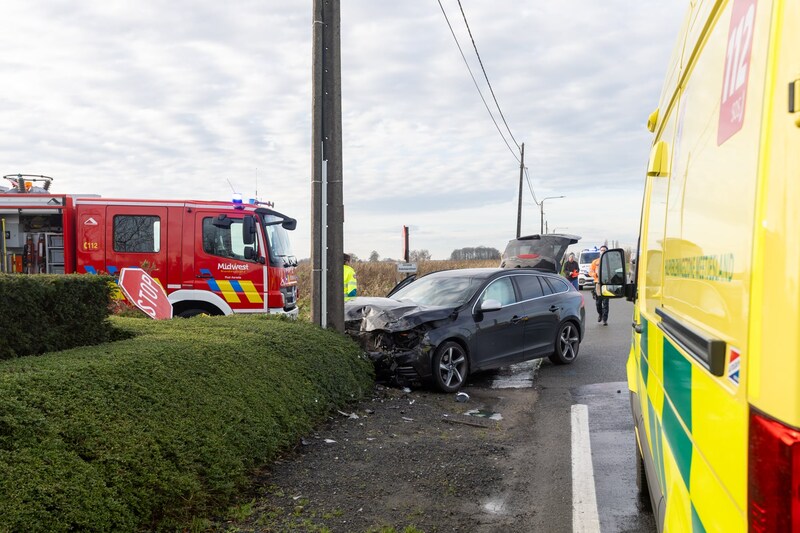 Opnieuw ongeval in Meulebekesteenweg in Dentergem: “Ze rijden hier veel ...