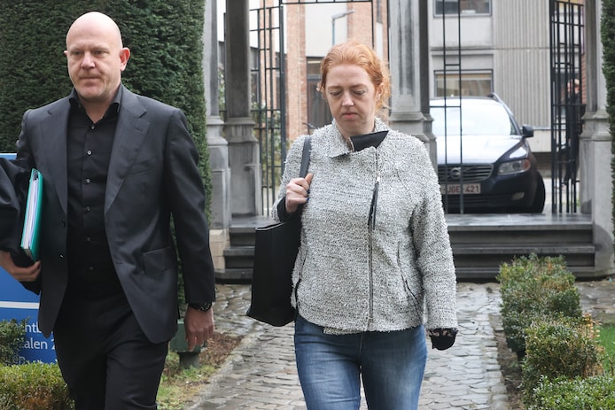 “In mijn slaap beleef ik die nacht opnieuw”: Stefanie (38) verloor zoon ...